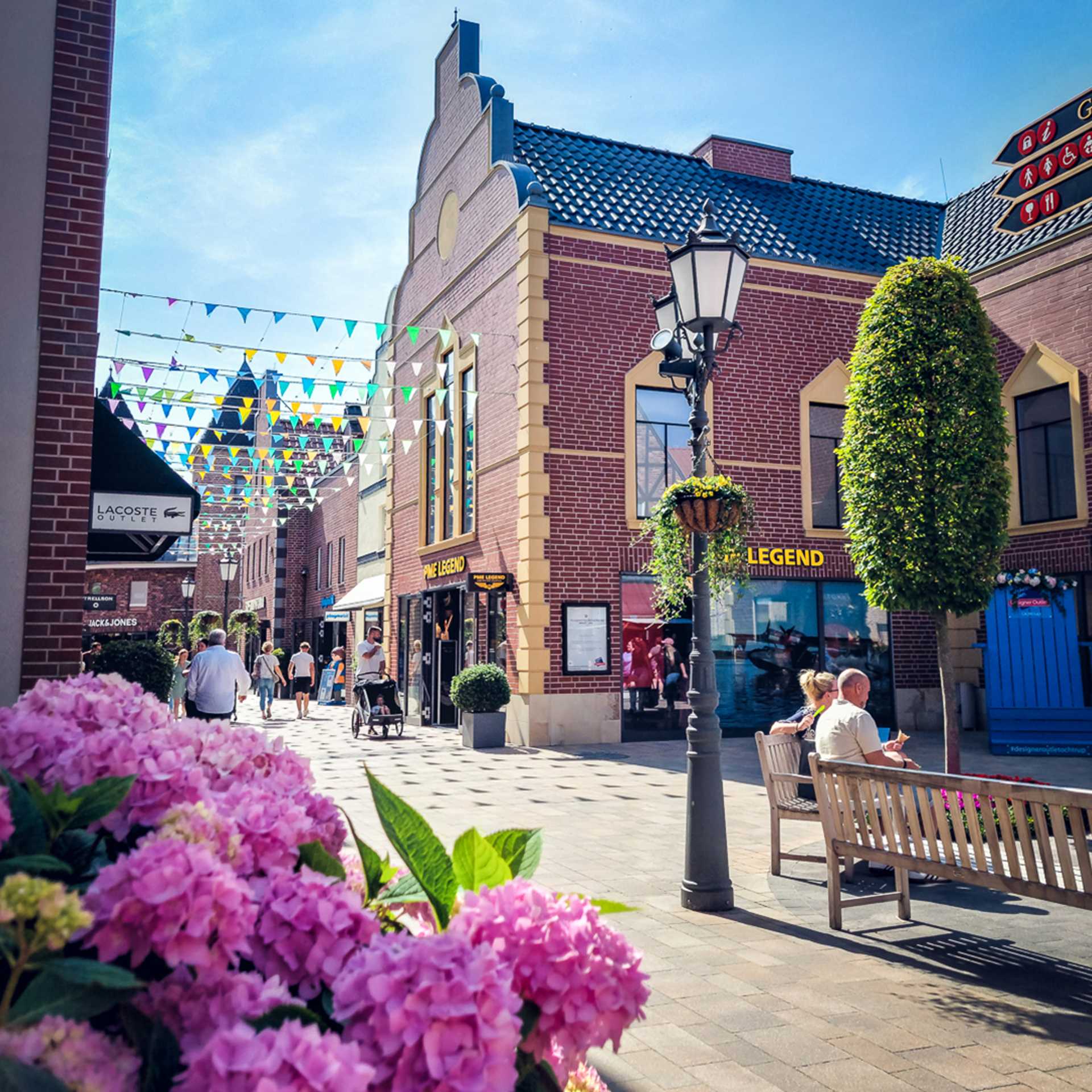 Designer Outlet Ochtrup | Mehr als 70 Shops, immer mit bis zu 70% ...