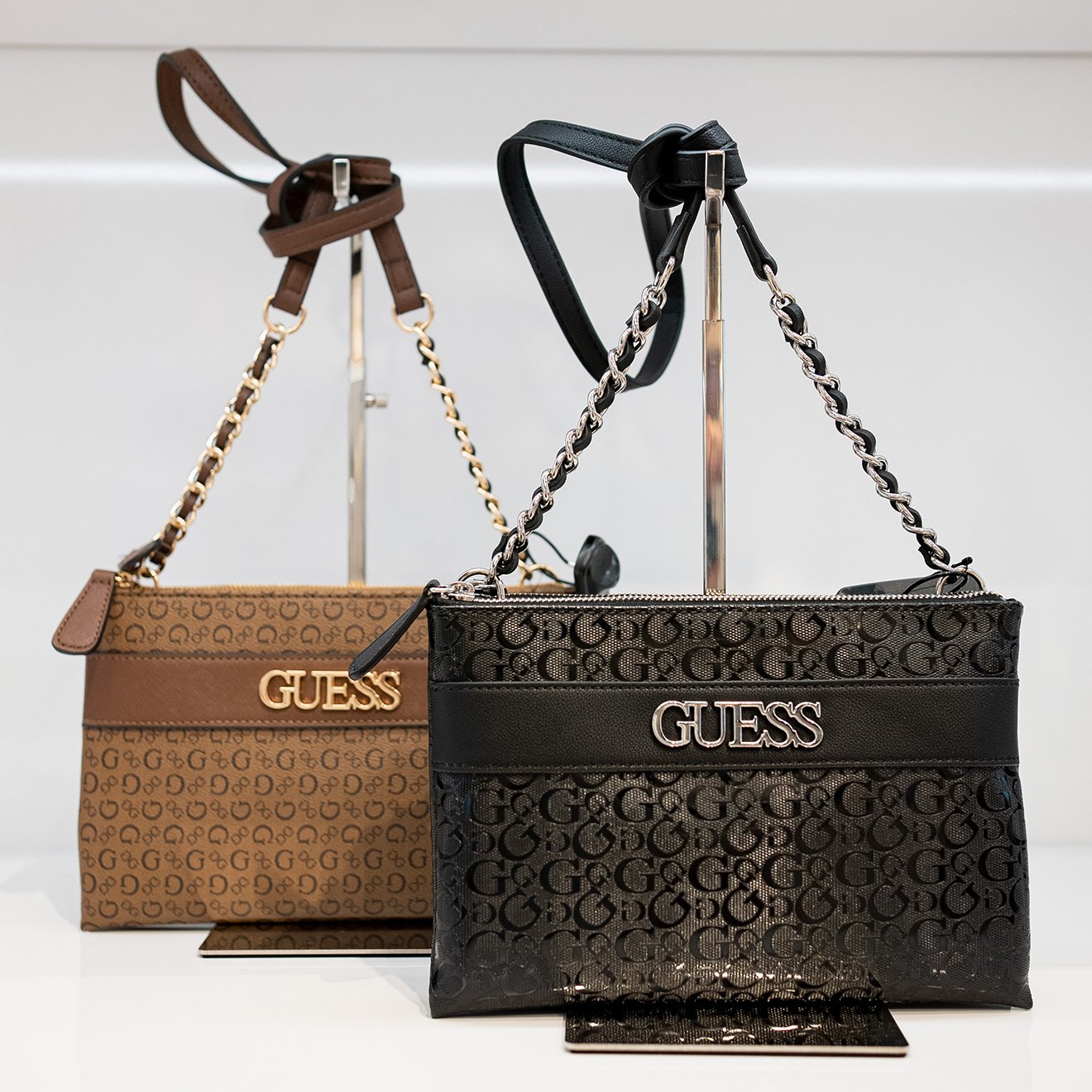 Guess Accessories | Designer Outlet Salzburg | McArthurGlen