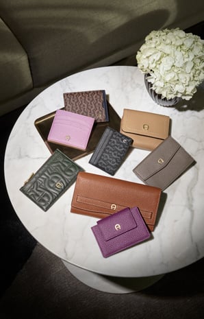 AIGNER | Designer Outlet Roermond | McArthurGlen