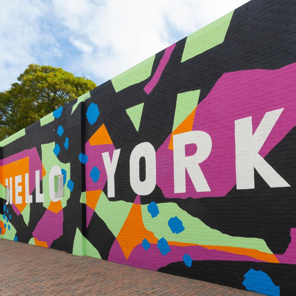 AKSE P19 Mural | Cheshire Oaks Designer Outlet
