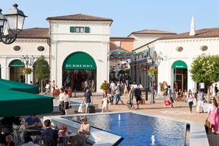 mccarthy designer outlet