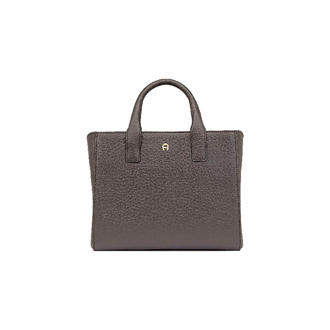 Aigner | Designer Outlet Parndorf | McArthurGlen