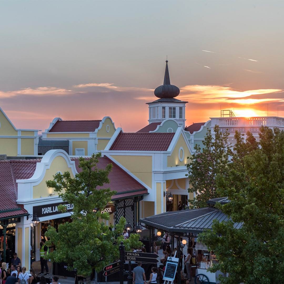 Designer Outlet Parndorf | Bis zu 70% günstiger | McArthurGlen